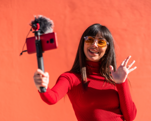 The Influence of Social Media on Fashion Consumption and Trends - o0psty